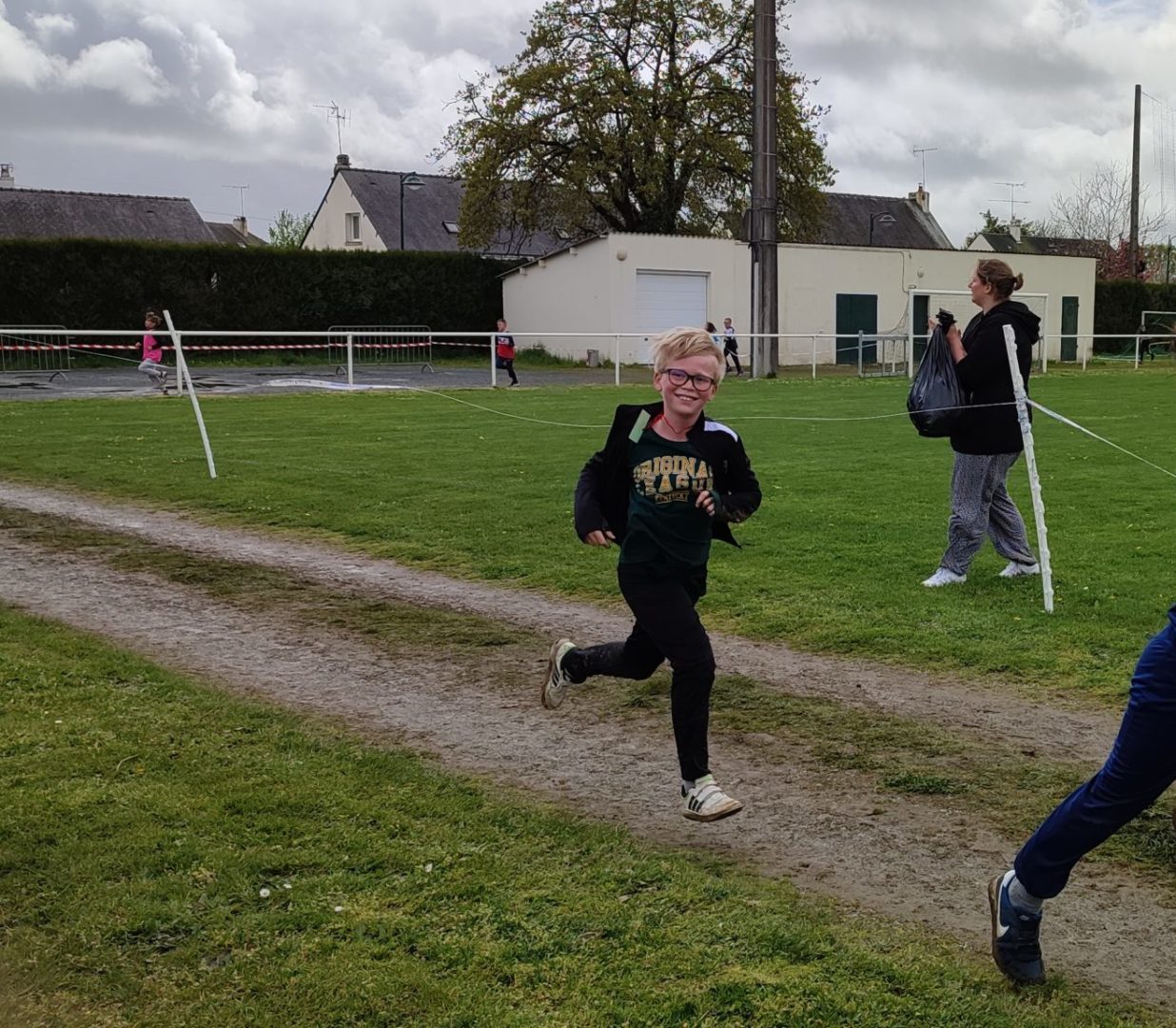 Le cross des CM1-CM2 - Ecole MONTFORT - CROSSAC